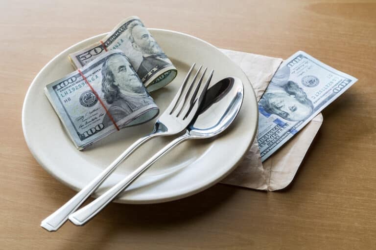 How To Stop Eating Out So Much! 7 Tips | Clever Girl Finance